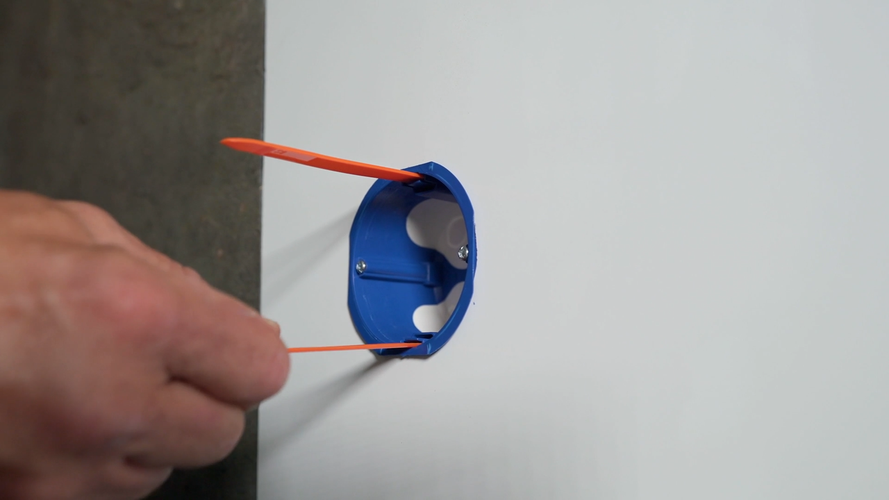 Jak namontovat krabici pro zásuvku do sádrokartonu | Stream